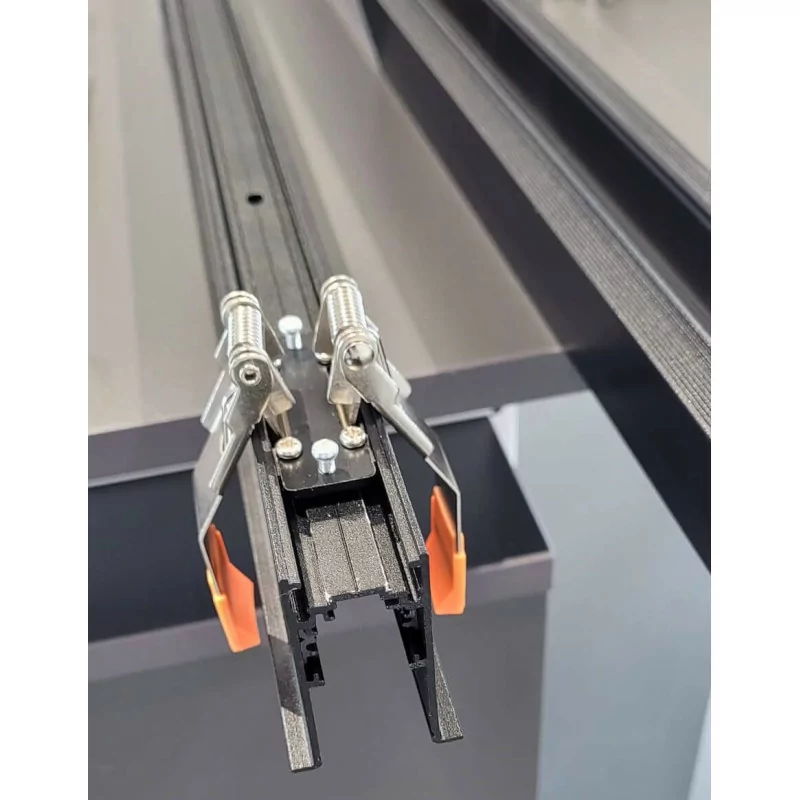 Oxyled Multiline spring for flush-mounted rail with frame